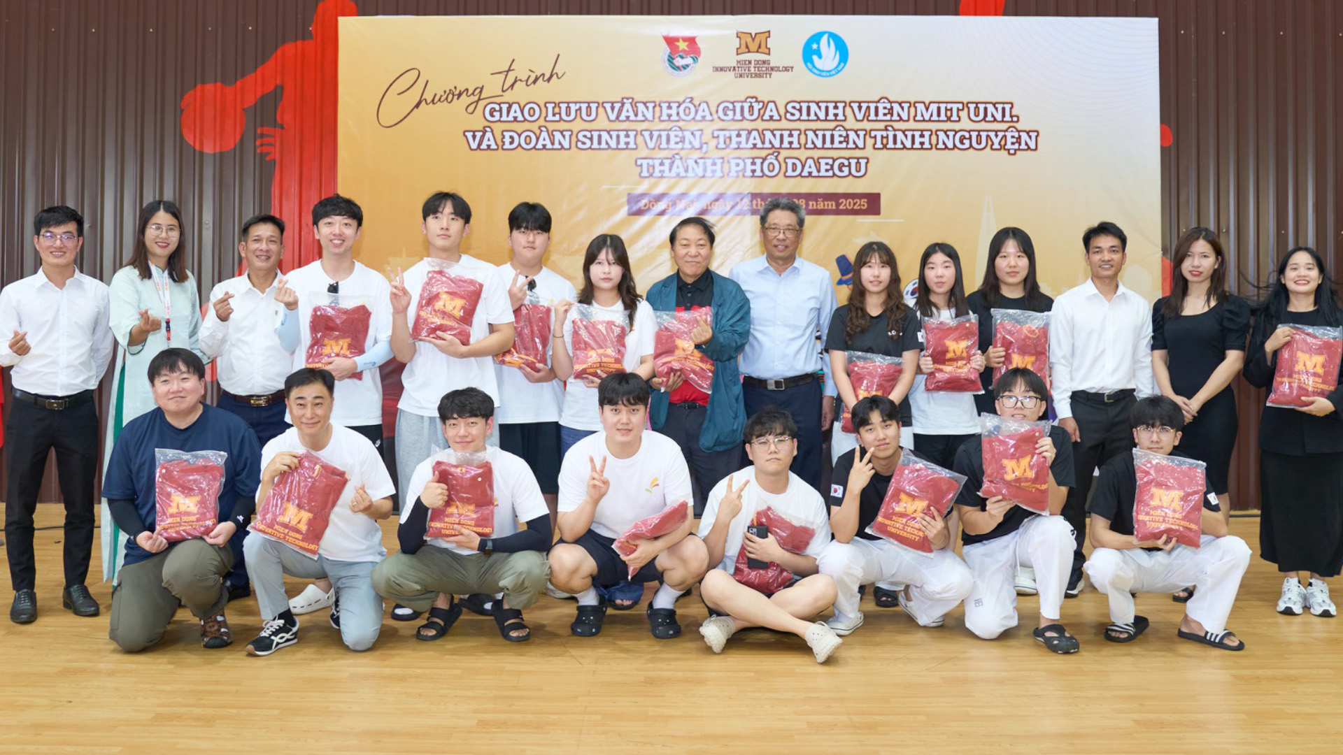 MIT Uni. Giao Lưu Văn Hóa Với đoàn Thanh Niên Tình Nguyện Thành Phố ...